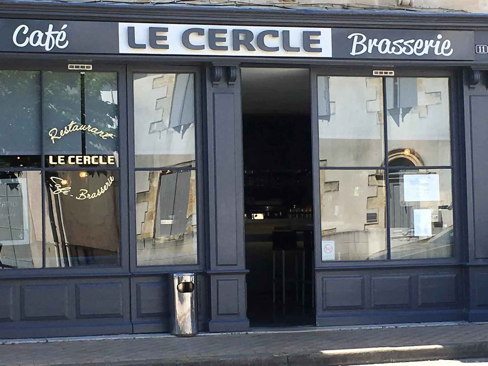 bienvenue-au-restaurant-le-cercle-la-br-de
